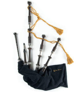 Peter Henderson Bagpipes - Bagpipes, Pipe Band Uniforms and Drums